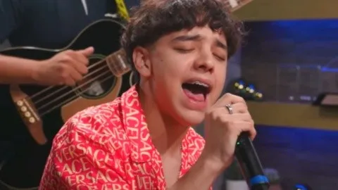 ¡La corona está en juego! Xavi podría destronar a Peso Pluma | La Z 107 ...